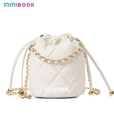 China Girls Fashion Chain Crossbody Bag Mini Shoulder Bag Custom Logo Sample 20x15cm for sale
