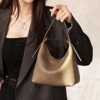 China Genuine Leather Large Messenger Bag for Women Lichee Pattern Soft Shoulder Bag 40x30x10 cm for sale