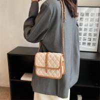 China Stone Pattern PU Leather Crossbody Bag with Metal Chain for Women Custom Logo Luxury Quilting 30cm for sale
