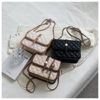 China Stone Pattern PU Leather Crossbody Bag with Metal Chain for Women Custom Logo Luxury Quilting 30cm for sale