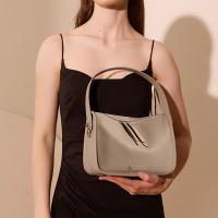 China Custom Logo Leather Crossbody Shoulder Bag for Women 30x20x10 cm Portable Pillow Bag for sale
