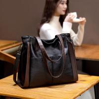China Genuine Leather Messenger Bag for Women Shoulder Bag 30cm x 20cm x 10cm for sale