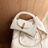China Korean Style Saddle Handbag for Women Small Square Casual Designer Bag 20cm x 15cm for sale