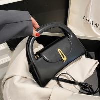 China Korean Style Saddle Handbag for Women Small Square Casual Designer Bag 20cm x 15cm for sale