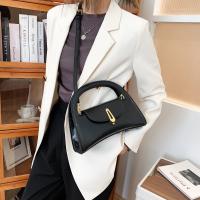 China Korean Style Saddle Handbag for Women Small Square Casual Designer Bag 20cm x 15cm for sale