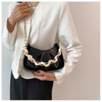 China Polyester Lining Folded Cloud Bag Fashionable Handbags for Ladies 30x20x10 cm for sale