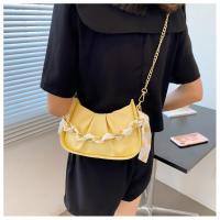 China Polyester Lining Folded Cloud Bag Fashionable Handbags for Ladies 30x20x10 cm for sale