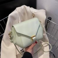 China Mini Women's Messenger Bag with Lock Geometric Design Low MOQ Mix Models 2024 Season for sale