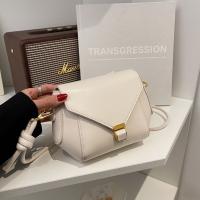 China Mini Women's Messenger Bag with Lock Geometric Design Low MOQ Mix Models 2024 Season for sale