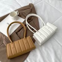 China Korean Designer Ladies Shoulder Handbag Simple Striped Pattern Daily Use 30x20cm for sale