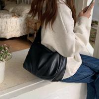 China Large Capacity Zipper Shoulder Bag for Women Soft Leather Messenger Bag 2023 for sale