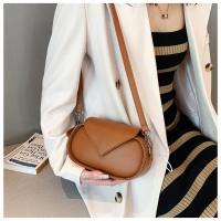 China Small Women Crossbody Bag Chain Shoulder Messenger Bag 20x15x5cm Custom Logo for sale