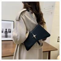 China Custom Logo 2024 Trendy Thick Chain Small Tote Shoulder Bag for Women Handbag 25cm for sale