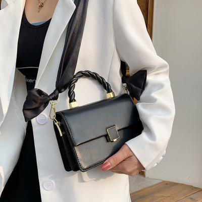 China Women's Genuine Leather Messenger Bag Low MOQ Mix Models Custom Logo OEM for sale