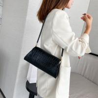 China Vintage Fashionable Small Square PU Leather Handbag Trendy Simple Underarm Bag 20x15cm for sale