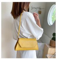 China Vintage Fashionable Small Square PU Leather Handbag Trendy Simple Underarm Bag 20x15cm for sale