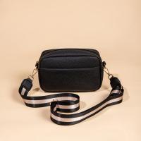 China Korean Style Ladies Small Square Bag with Zipper Closure 2024 Hot Women Handbag 20cm for sale