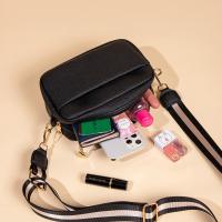 China Korean Style Ladies Small Square Bag with Zipper Closure 2024 Hot Women Handbag 20cm for sale