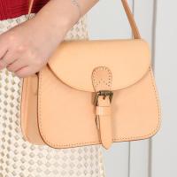 China Handcrafted Vegetable Tanned Cowhide Saddle Bag for Women Top Layer Leather Daily Use for sale