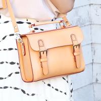 China Polyester Lined Retro Cowhide Crossbody Bag First Layer Vegetable Tanned Leather 30cm for sale