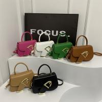 China Trendy Women Genuine Leather Shoulder Purse with Underarm Lock 30cm x 20cm for sale