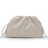 China Custom Logo Genuine Leather Pleated Clutch Bag Portable Design Women Handbag for sale