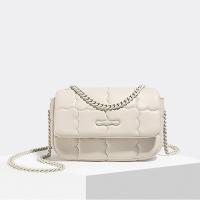 China PU Niche Design Chain Bag Women Fashion Single Shoulder Crossbody Bag Small Fragrance 20cm for sale