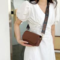 China Retro Pu Leather Shoulder Messenger Bag Custom Classic Small Bag for All Seasons 2023 for sale