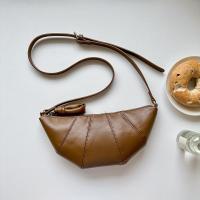 China Korean PU Leather Moon Bag Cute Dumpling Shoulder Messenger Bag for Women 2025 for sale