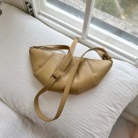 China Korean PU Leather Moon Bag Cute Dumpling Shoulder Messenger Bag for Women 2025 for sale