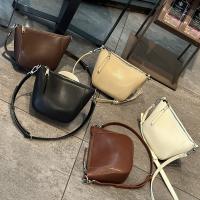 China Genuine Cow Leather Large Capacity Crossbody Bag for Women Shoulder Handbag 30x20x10 cm for sale