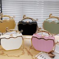 China Fashionable Metal Chain Evening Bags for Women Party Attire Low MOQ Mix Models for sale