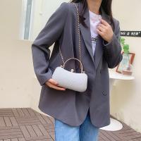 China Women's Golden Chain Shoulder Bag for Evening Events 2023 Trendy Design 30cm Width for sale