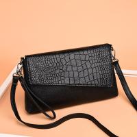 China Genuine Leather Crocodile Pattern Envelope Clutch Bag for Women Fashion Handbag 2023 for sale