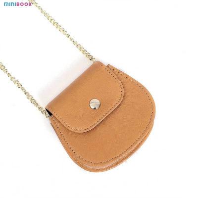 China Retro Chain Genuine Cow Leather Mini Lipstick Bag Women Crossbody Shoulder Bag 20cm for sale