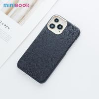 China Custom Pebble Genuine Leather Phone Case for iPhone 13 14 with Camera Protection 16.5x8.3cm for sale