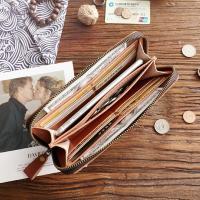 China Retro Cowhide Genuine Leather Men's Wallet Large Capacity 21cm Long Zipper Closure for sale