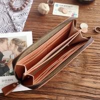 China Retro Cowhide Genuine Leather Men's Wallet Large Capacity 21cm Long Zipper Closure for sale