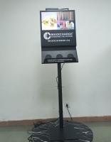 China 21.5 inch Phone Charging Wifi Digital Signage Kiosk With 3 Wireless Charging Pad for sale