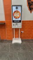 China 32 Inch Full HD Interactive Payment Kiosk with 10-Point Multi-Touch Screen and Integrated Multi-Payment Methods for sale
