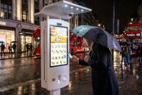 China 32 Inch Outdoor Self-Order Kiosk with 2000 Nits Brightness IP65 Waterproof and 80mm Thermal Printer for sale