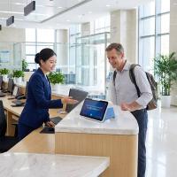 China AI Dual-Screen Real Time Voice Translator Device Multi-Language Business Translation Display with Noise Reduction for sale