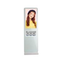 China Airport Wifi Digital Signage Customized Advertising Innovative Quick QI Wireless Charger for sale