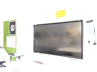 China 86 Inch Interactive Flat Panel Aluminium Frame Wall Mounted Black And Silver 1200:1 Contrast for sale