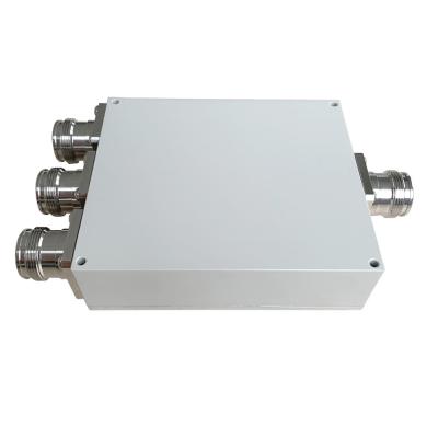 China 550-2700MHz 3 Way 4.3-10 Female Wilkinson Power Divider 50 Ohm IP65 for sale