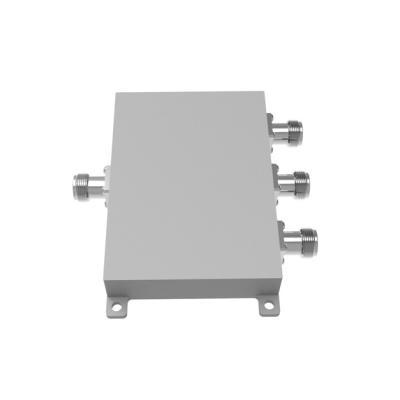 China 350-520MHz 3 Way N Female Wilkinson Power Divider 50 Ohm IP65 50W for sale
