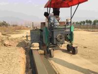 China SMC-523 Hydraulic Track Slipform Paver for Concrete Curb Construction on Challenging Ground for sale