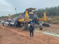 China Heavy-Duty Concrete Slipform Paving Machine for Highway, Airport & Canal Construction in Southeast Asia for sale