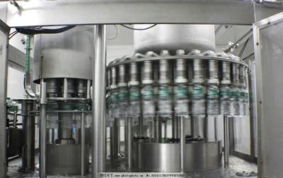 China PLC Automatic Control Reverse Osmosis Drinking Water Treatment Plant 5000 LPH for sale