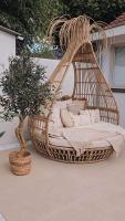 China Indonesia Handcraft Outdoor Large Daybed Pear Shape Rattan Daybed. SN-2699 for sale